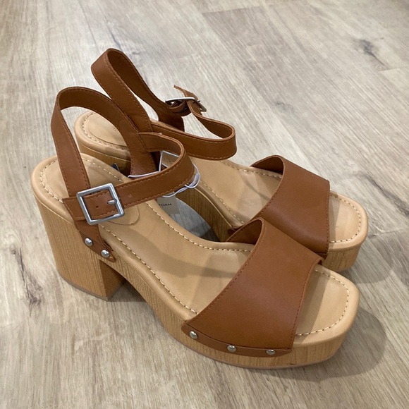 Universal Thread | Shoes | New Womens Universal Thread April Platform ...